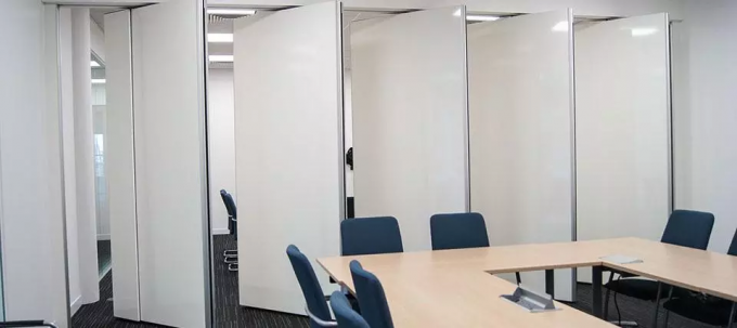 Acordeón operable de la sala de reunión que desliza las paredes de ...