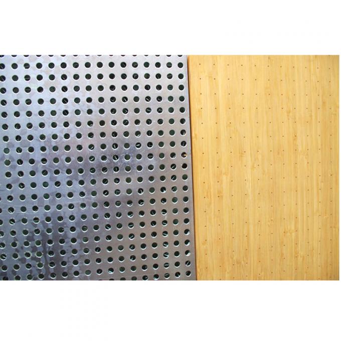 Tablero decorativo de madera perforado del techo de los paneles ...